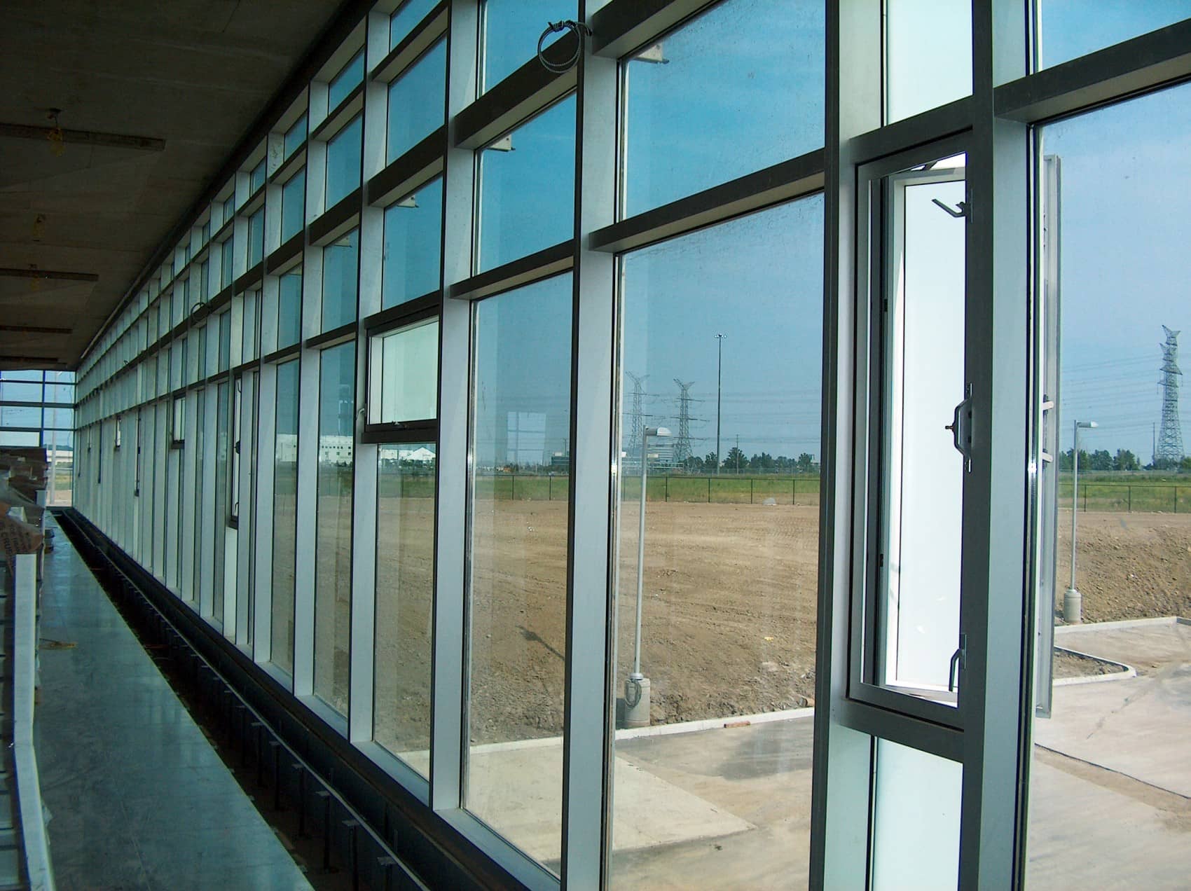2.1.4.3.glass-aluminium-operable-windows - Canuck Door Systems