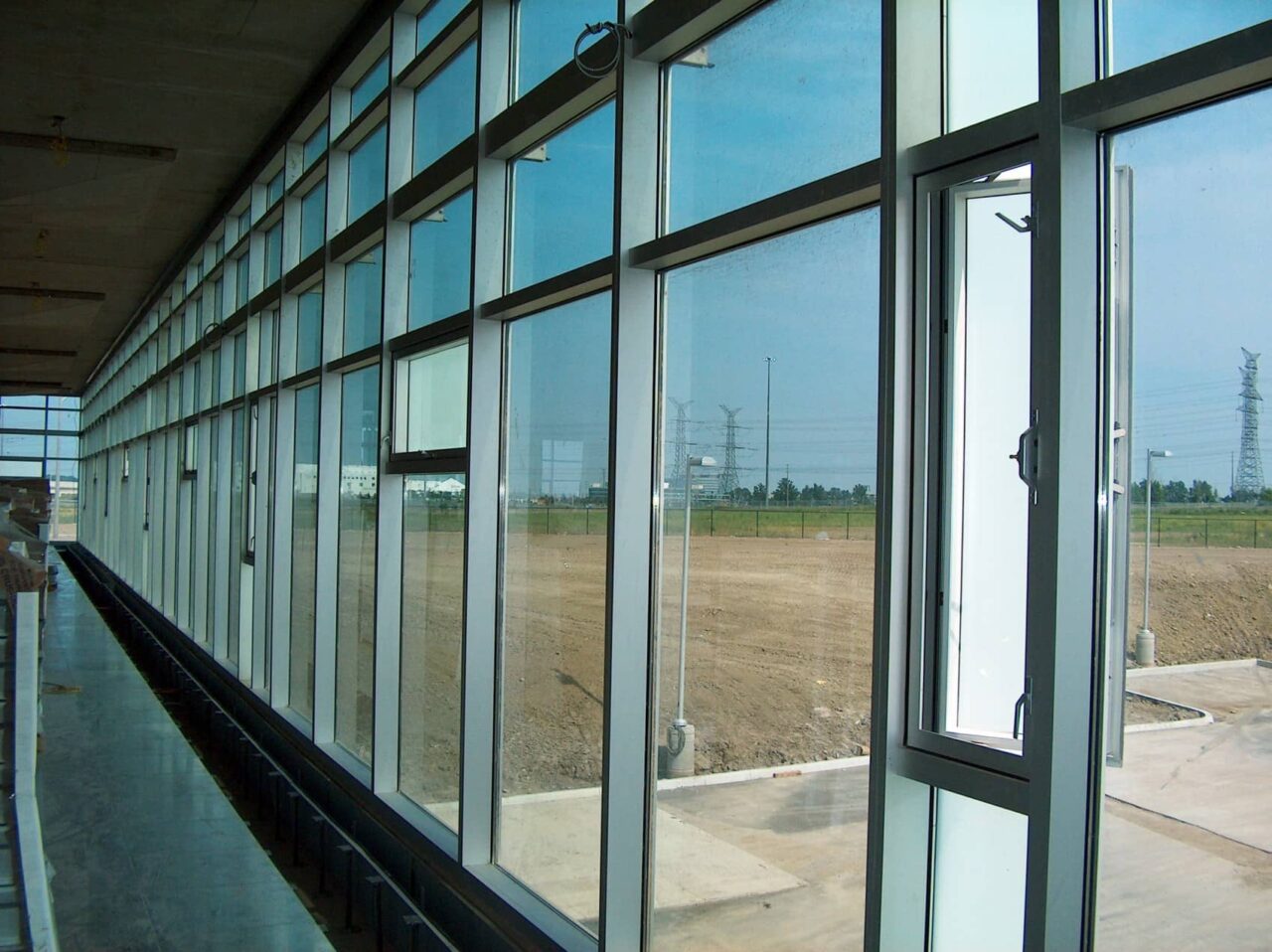 Commercial Glass Aluminum Windows | Canuck Door Systems